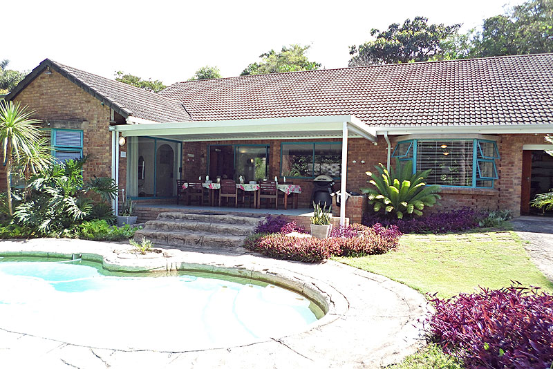 By The Beach - Salt Rock Accommodation.