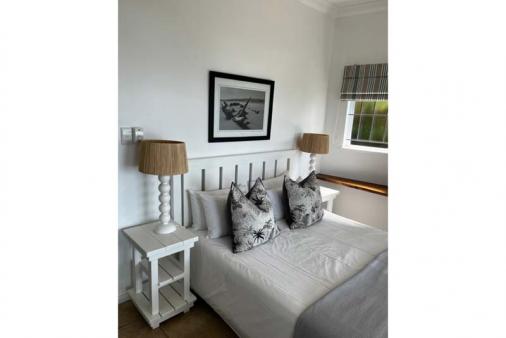 Cove Cottage - Sheffield Beach Accommodation.