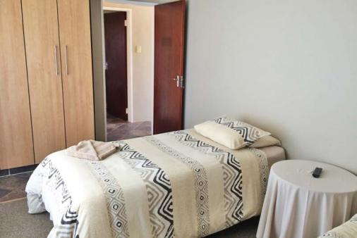 Sunset Chalets - Colesberg Accommodation.