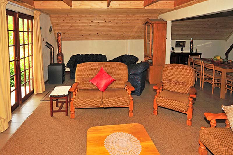 Hillbilly's Cottages - Champagne Valley Accommodation.