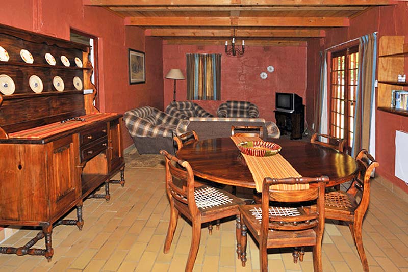 Hillbilly's Cottages - Champagne Valley Accommodation.