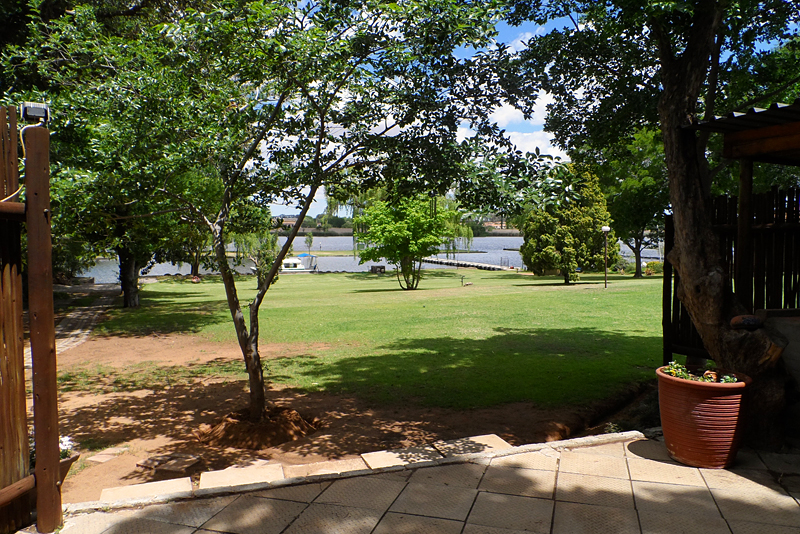 Cruise-n-Snooze - Lochvaal Accommodation.