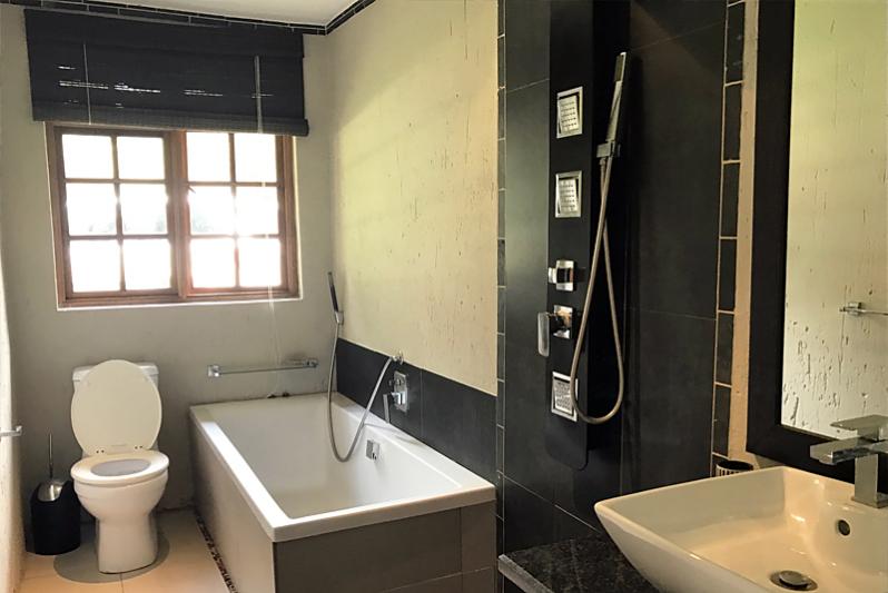 Heathbridge River Lodge - Lochvaal Accommodation.