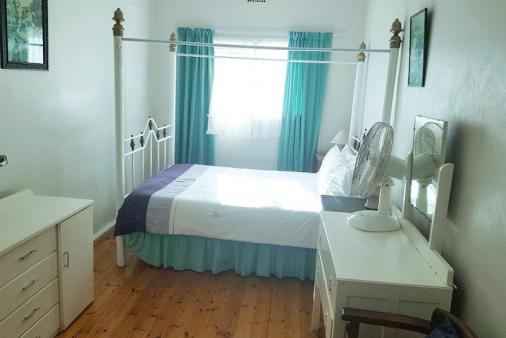 Haga Haga Beach House Charmaine - Haga Haga Accommodation.