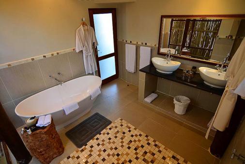 Amakhosi Safari Lodge - Magudu Accommodation.