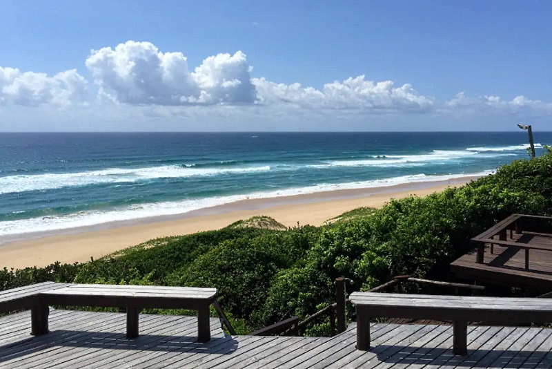 Cloud 9 - Ponta Malongane Bay Accommodation.