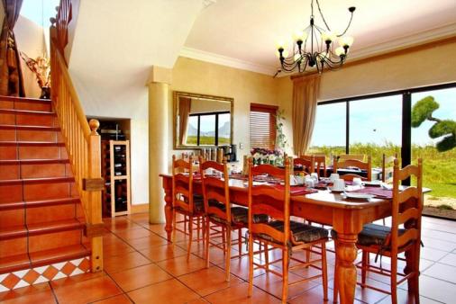 Casa Mia Guest House - Table View Accommodation.