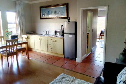 Casa Mia Guest House - Table View Accommodation.