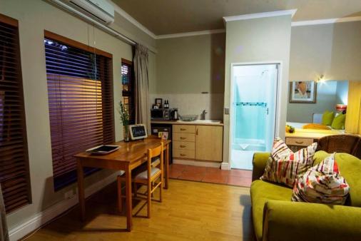 Casa Mia Guest House - Table View Accommodation.