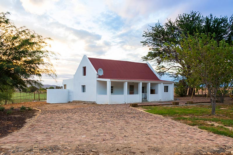 Volmoed Cottage - Oudtshoorn Accommodation.