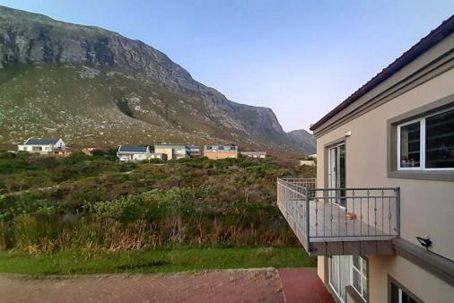 Destiny 3510 - Betty's Bay Accommodation.