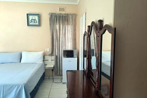 Iqhayiya Guest House - Durban South Accommodation.