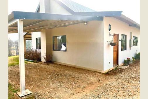C'est La Vie - Balgowan Accommodation.